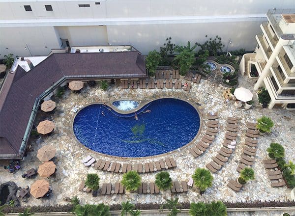 Hotel Review: Outrigger Reef Waikiki Beach Resort – KARRYON