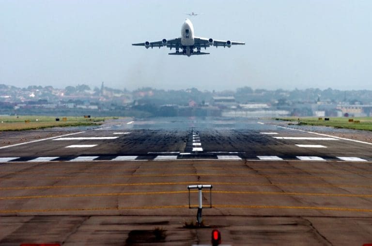 Why Sydney Airport is opening its runway up to runners – KARRYON