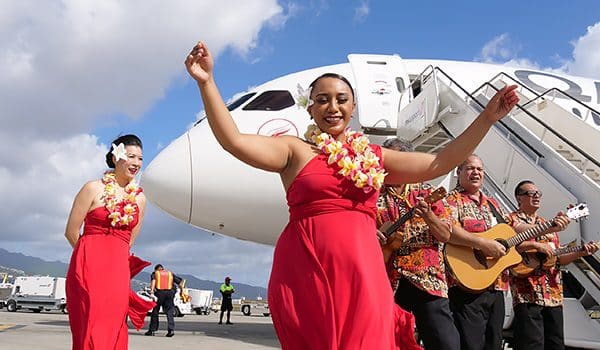 First ever Qantas Dreamliner 787/9 flight takes off bound for Australia ...
