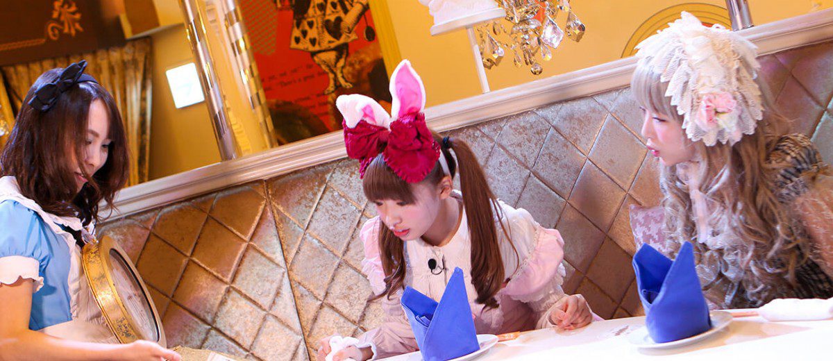 BIZARRE BARS: 10 of Tokyo's wildest drinking experiences – Karryon