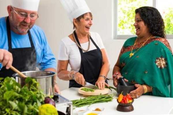 FLAVOURS OF FIJI: Learn cooking the Fijian way – Karryon