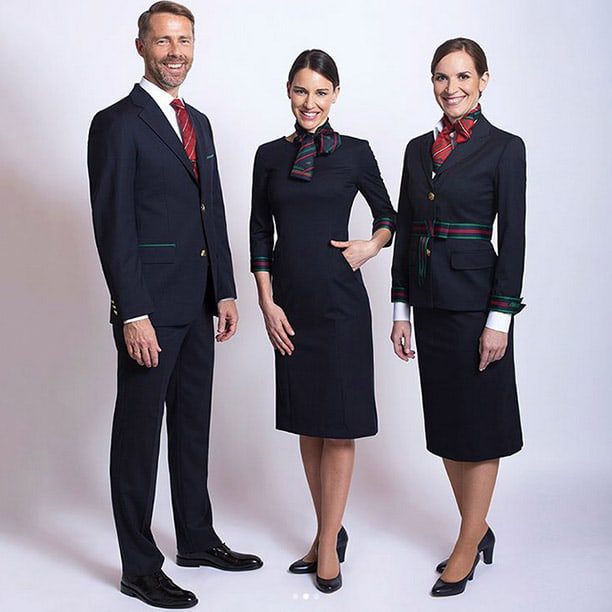 SO SLEEK: Alitalia cabin crew unveil new feminine navy uniforms – Karryon