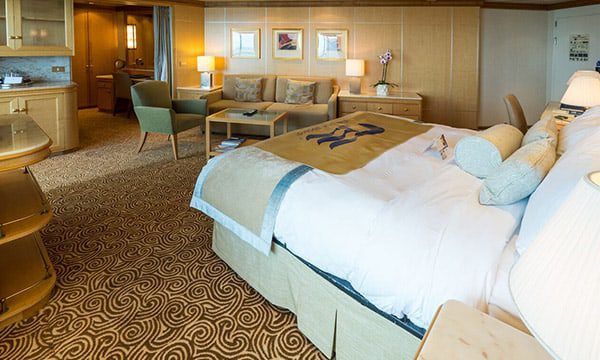 CRUISE SHIP MAKEOVER: Get a FIRST LOOK at the refreshed Golden Princess ...