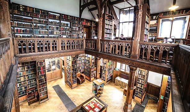 A NOVEL SLEEP: Checking out the bedrooms of Gladstone's Library – Karryon