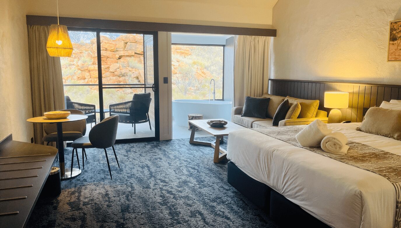 HOTEL REVIEW: Discovery Kings Canyon Resort, NT – Karryon