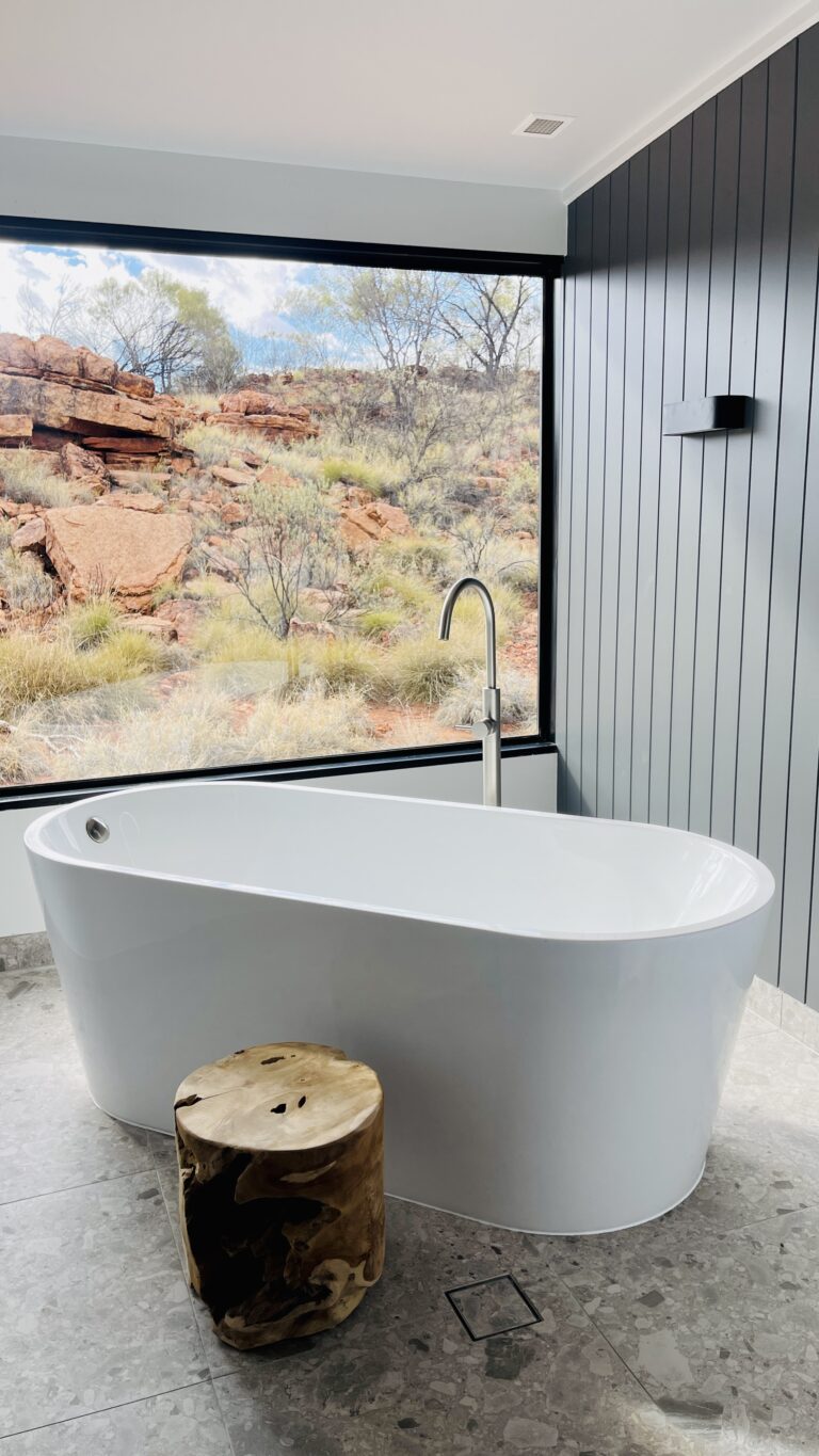 HOTEL REVIEW: Discovery Kings Canyon Resort, NT – Karryon