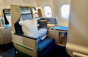 Business class flight test: Qantas Flight QF127 – SYD to HKG