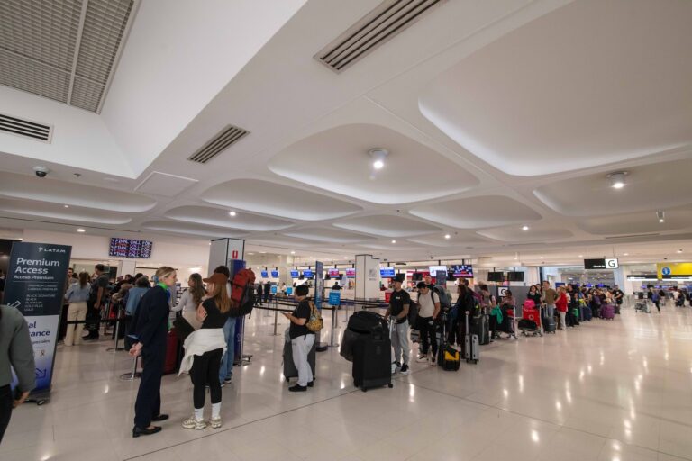 LATAM takes off again! Direct Sydney-Santiago flights return after 4 years