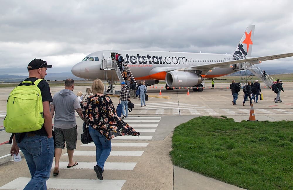 'Faster and easier': Jetstar speeds up check-in with new passport app ...