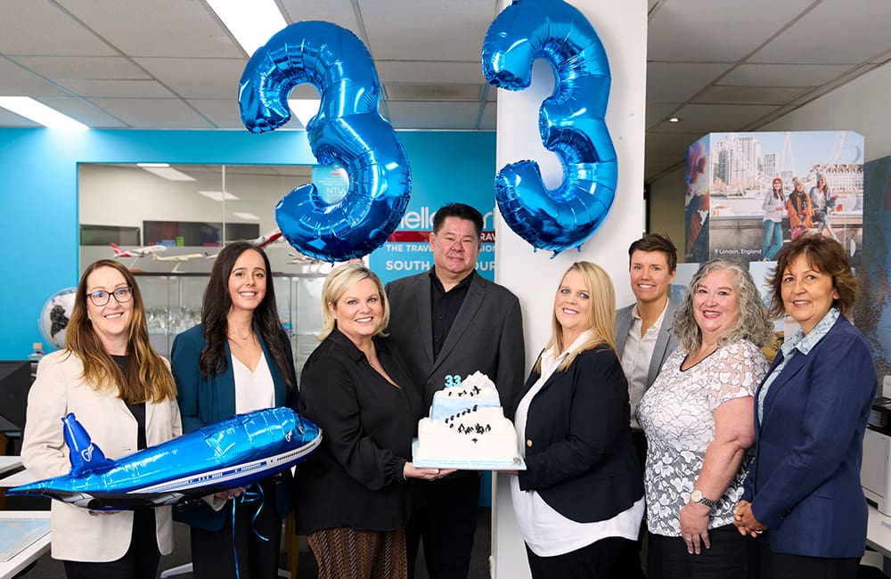 Helloworld South Melbourne owner marks 33-year milestone